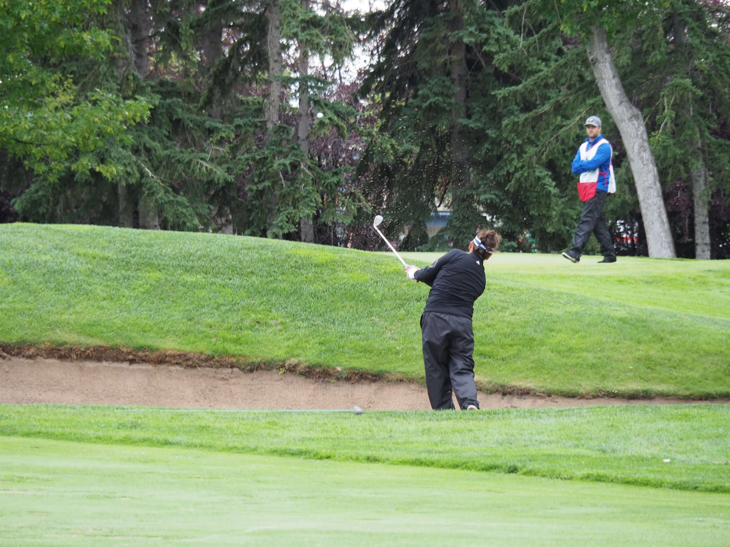 Alexis and Scraba tied for the lead at the Ladies Amateur - Alberta Golf